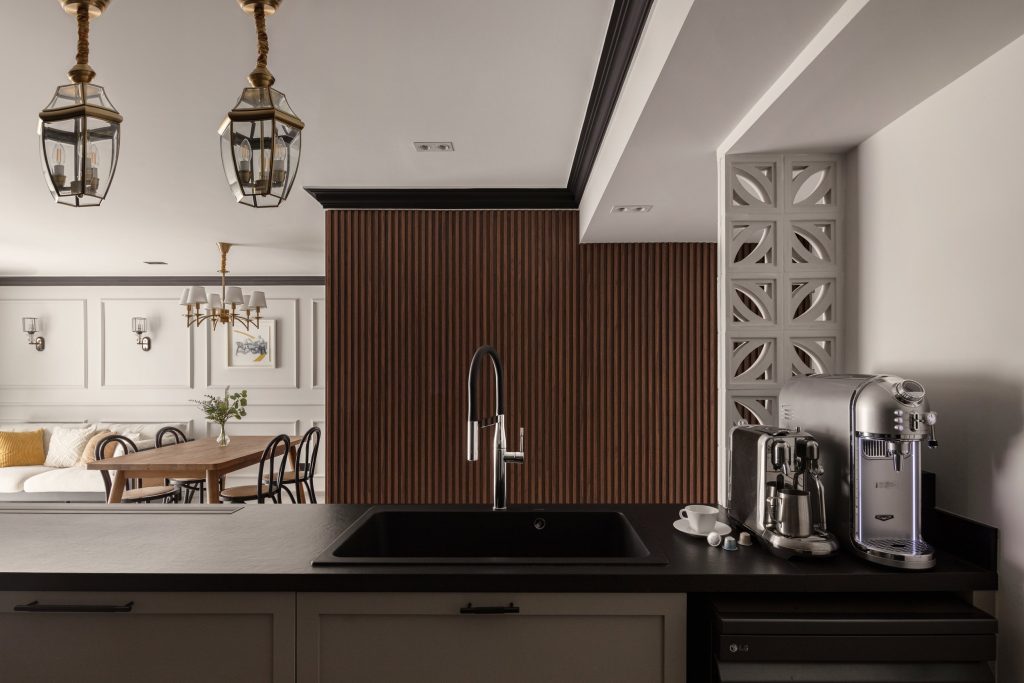 Top Modern Colonial Interior Design (2025)
